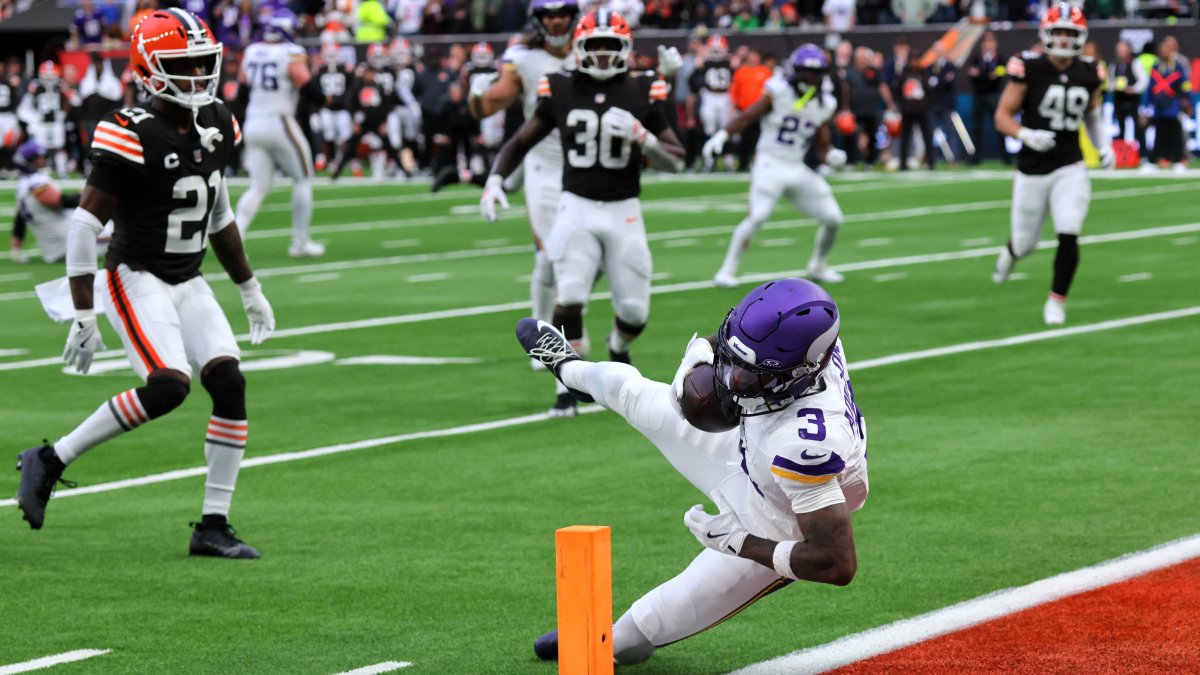 Vikings-Browns takeaways: Last-second win, Dillon Gabriel debuts – NBC4 Washington
