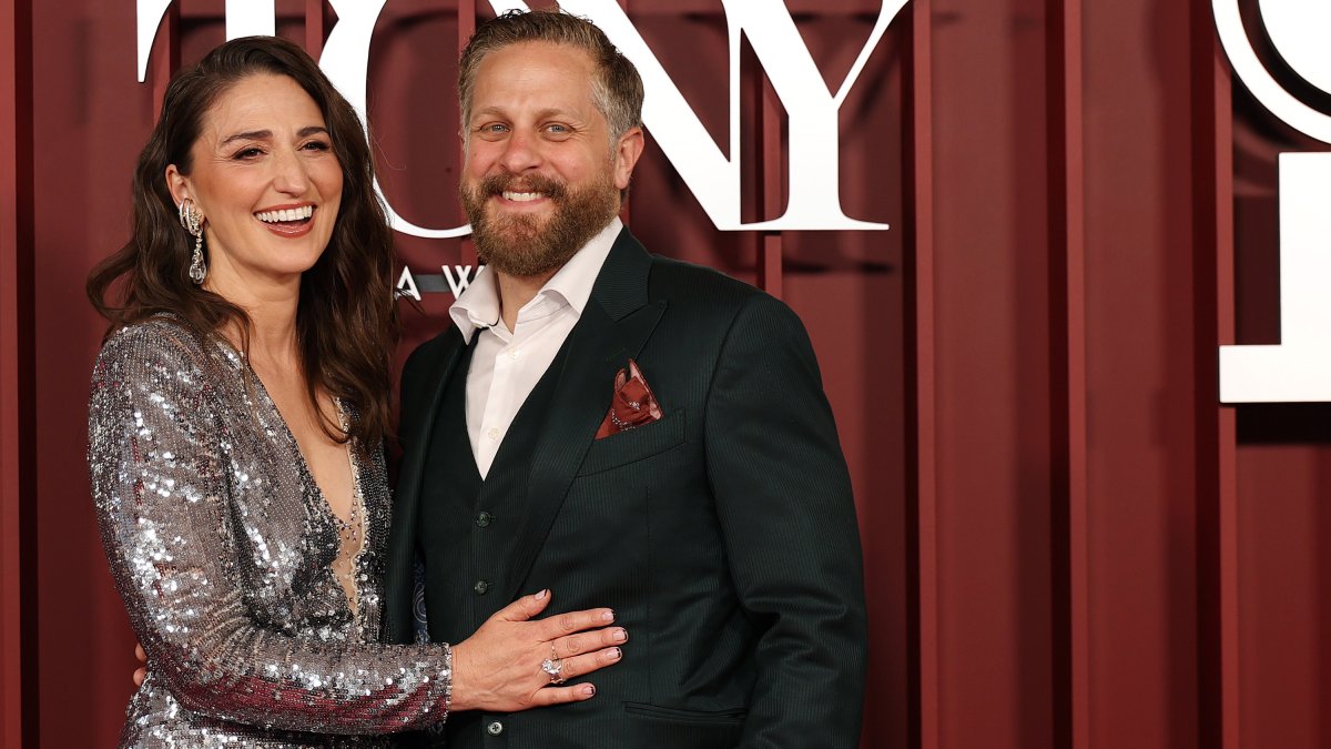 Sara Bareilles reveals she and Joe Tippett are married – NBC4 Washington