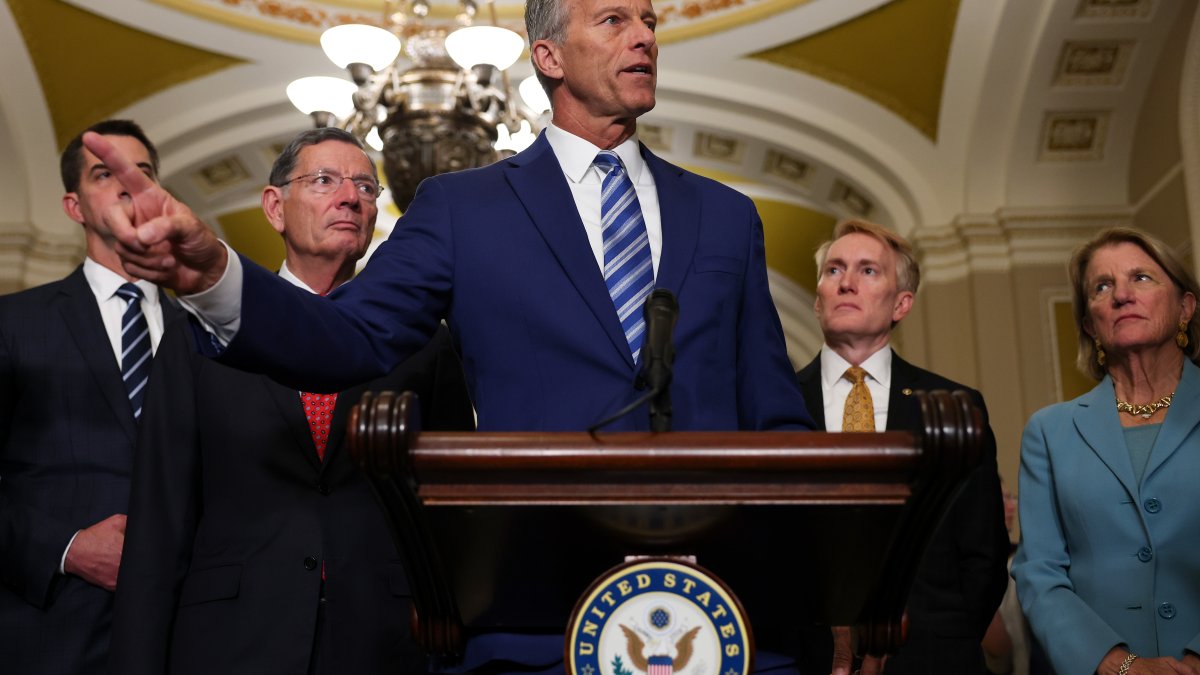 Senate Republicans head to the White House in a show of unity as the ...