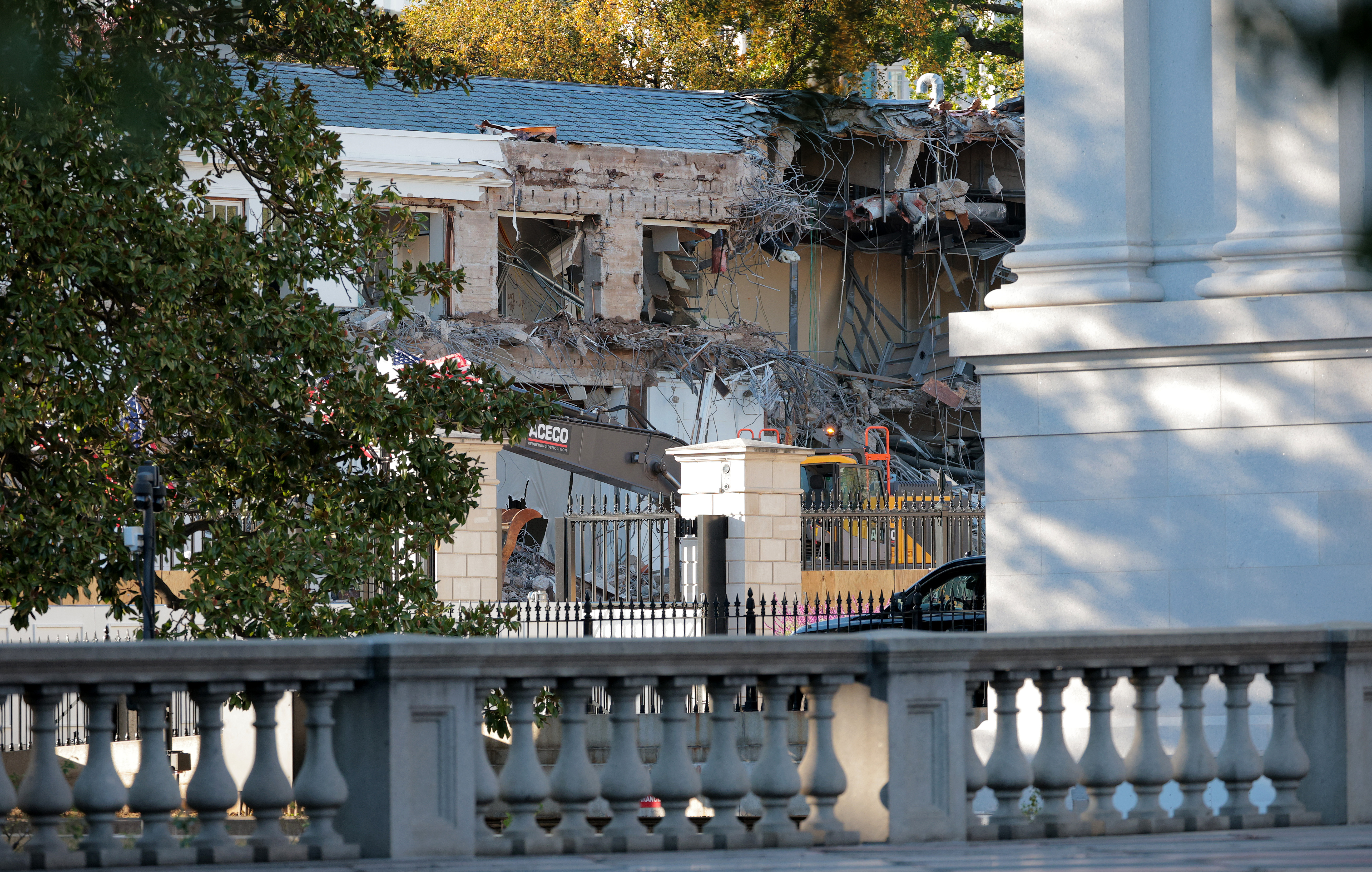 White House partially demolished to build Trump ballroom – NBC4 Washington