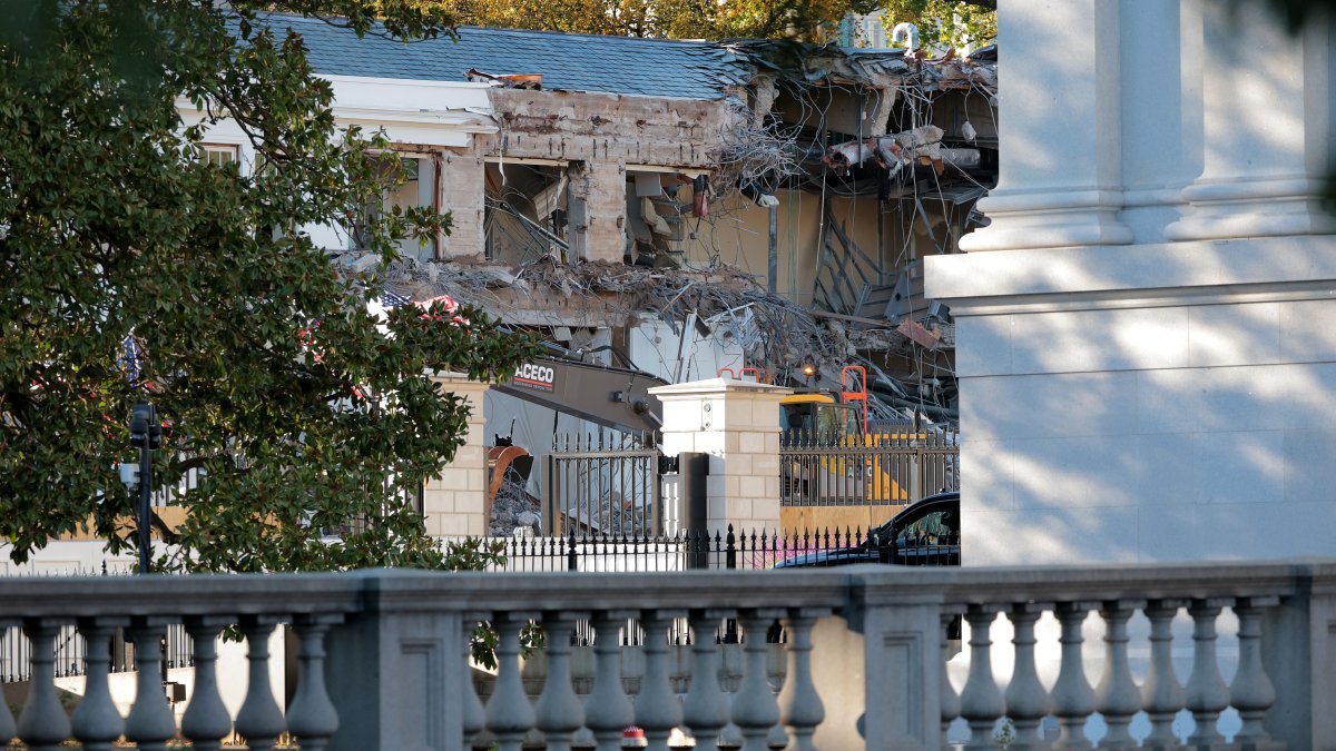 Members of public ask DC to inspect White House amid demolition – NBC4 ...
