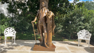White House adds a George Washington statue to the Rose Garden – NBC4 ...