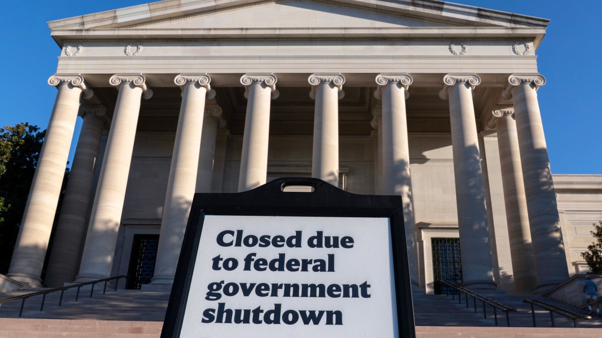 Federal workers endure financial strain, layoffs as shutdown continues ...