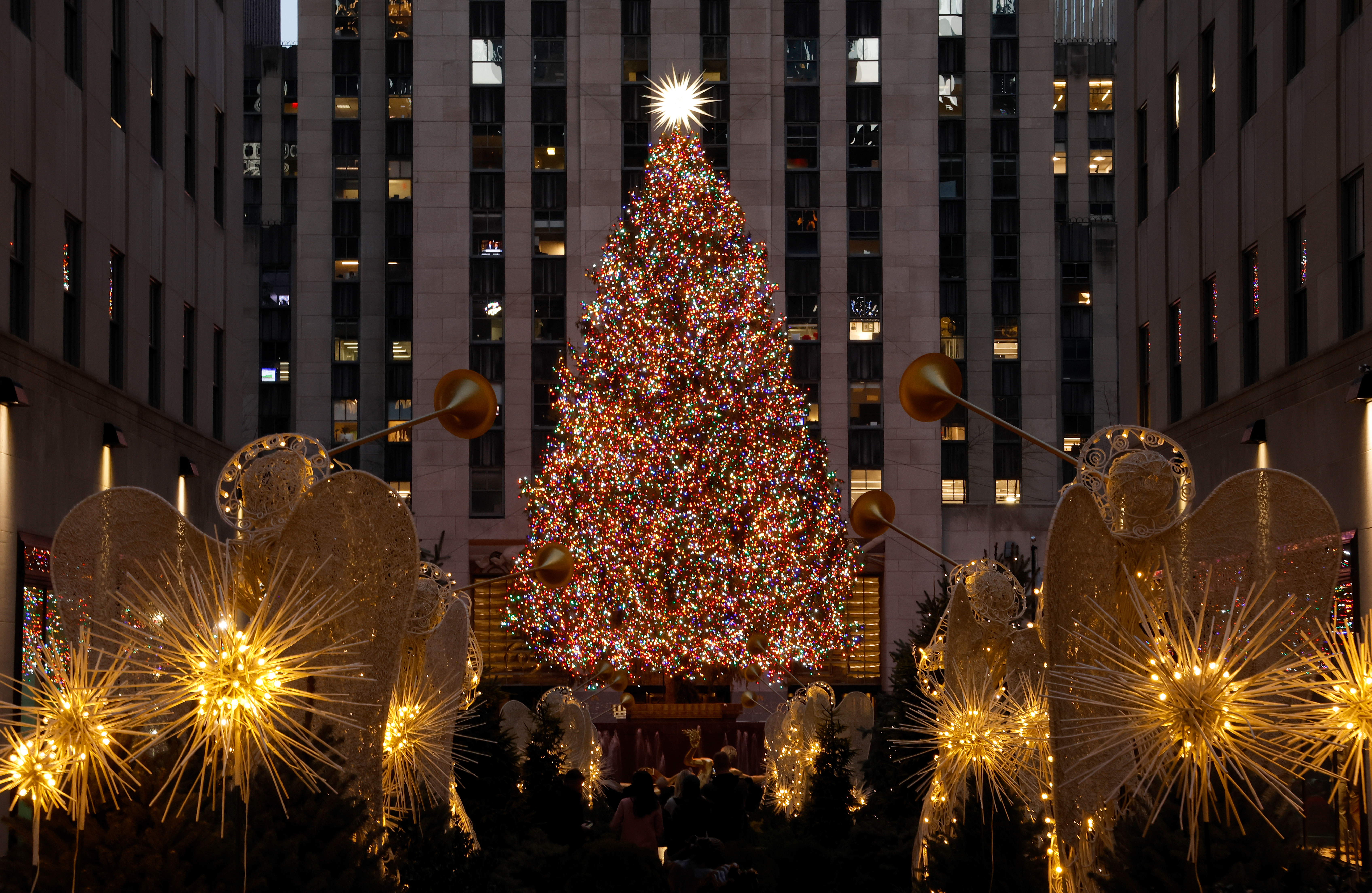 NBC reveals 2025 holiday lineup of shows and specials: See details ...