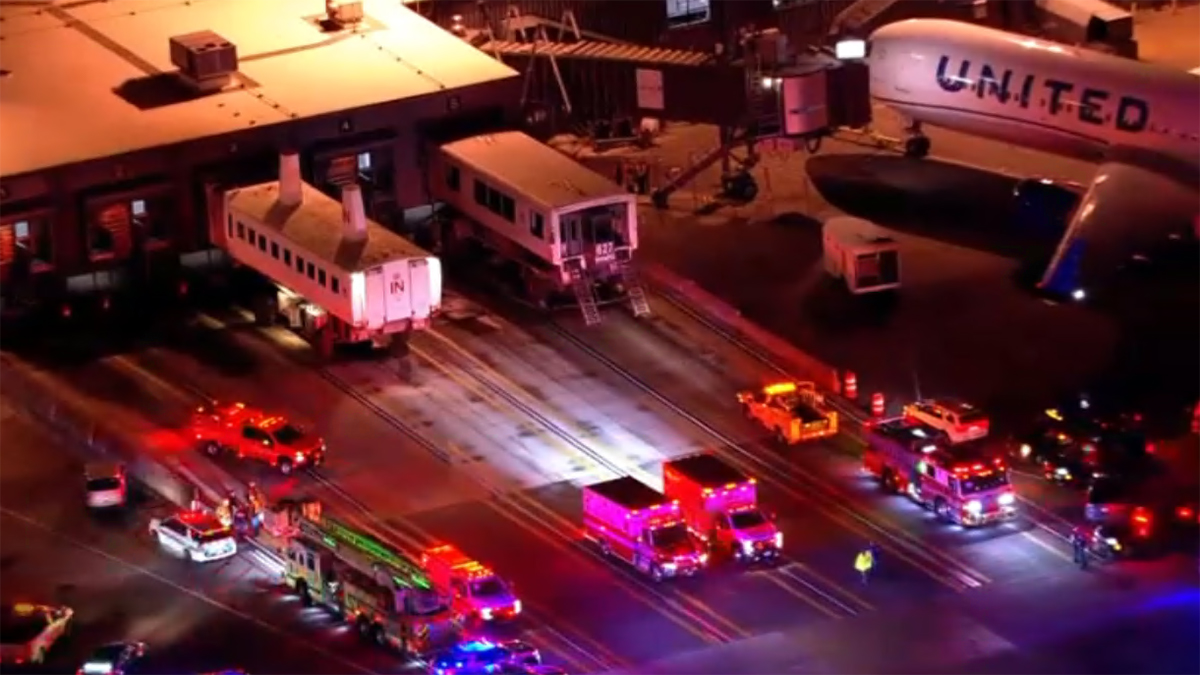 18 people hurt after Dulles mobile lounge people mover crashes – NBC4 ...