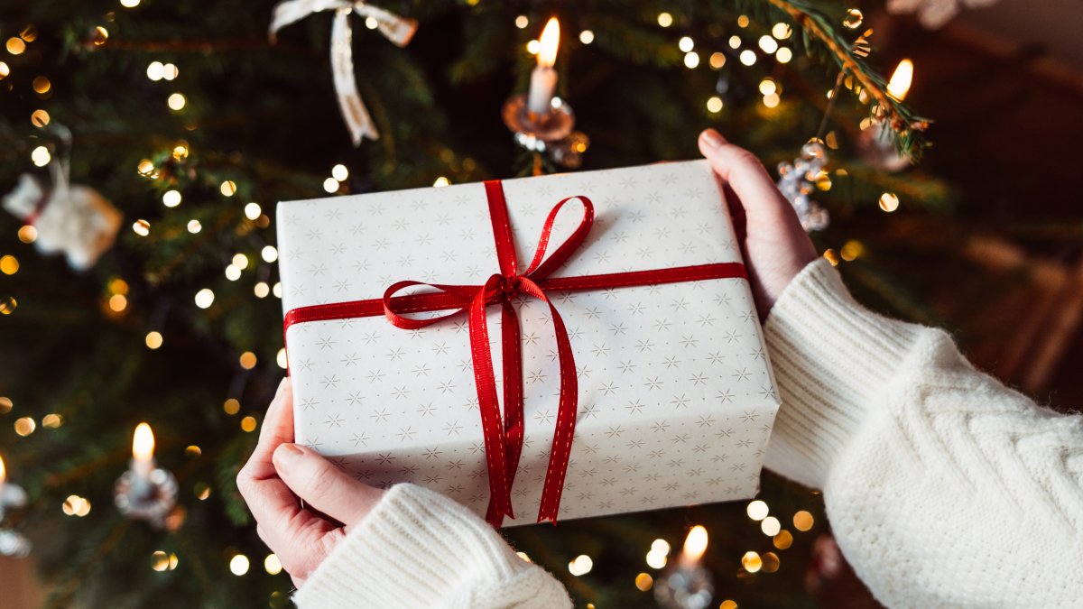 Last-minute gifts for her that still arrive by Christmas – NBC4 Washington