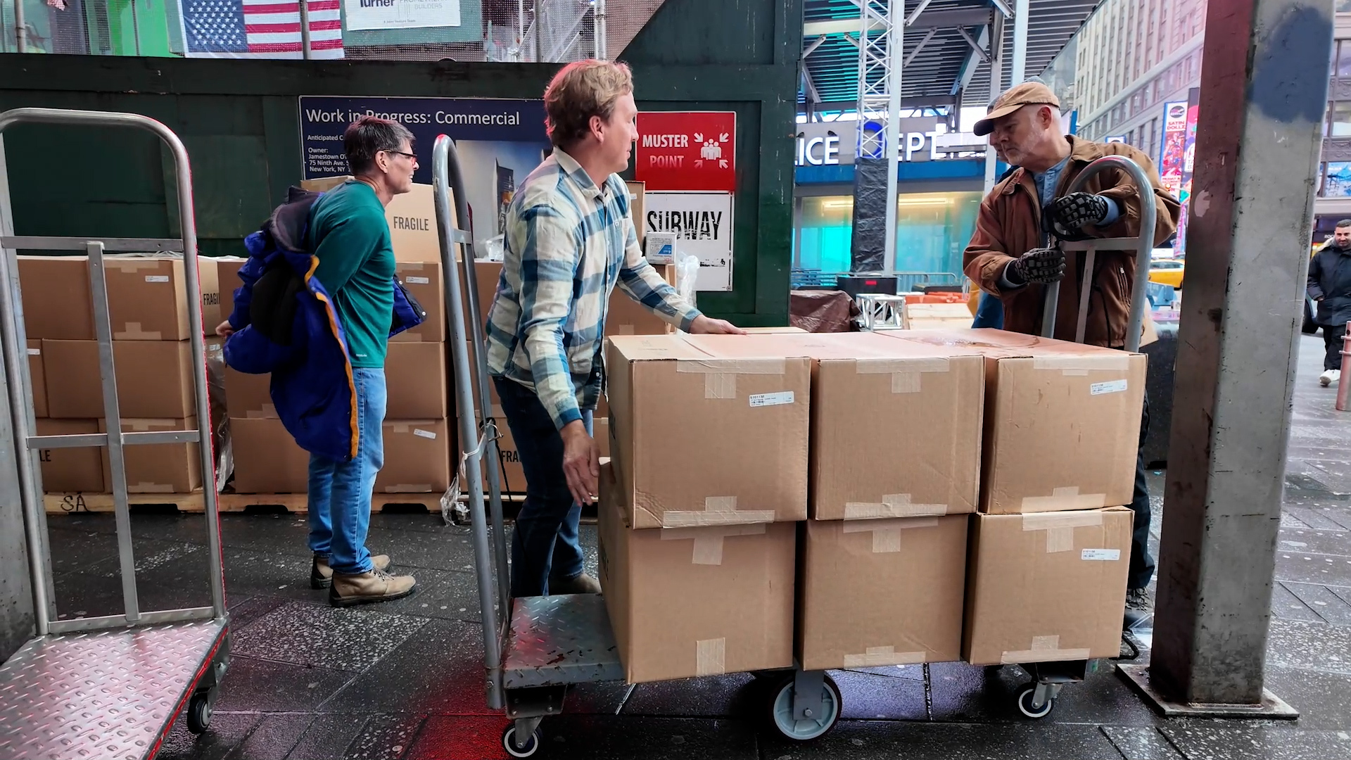 Who drops the confetti in Times Square on New Year’s Eve? – NBC4 Washington