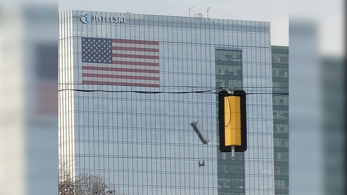 Window washers rescued from Tysons high-rise platform collapses – NBC4 ...