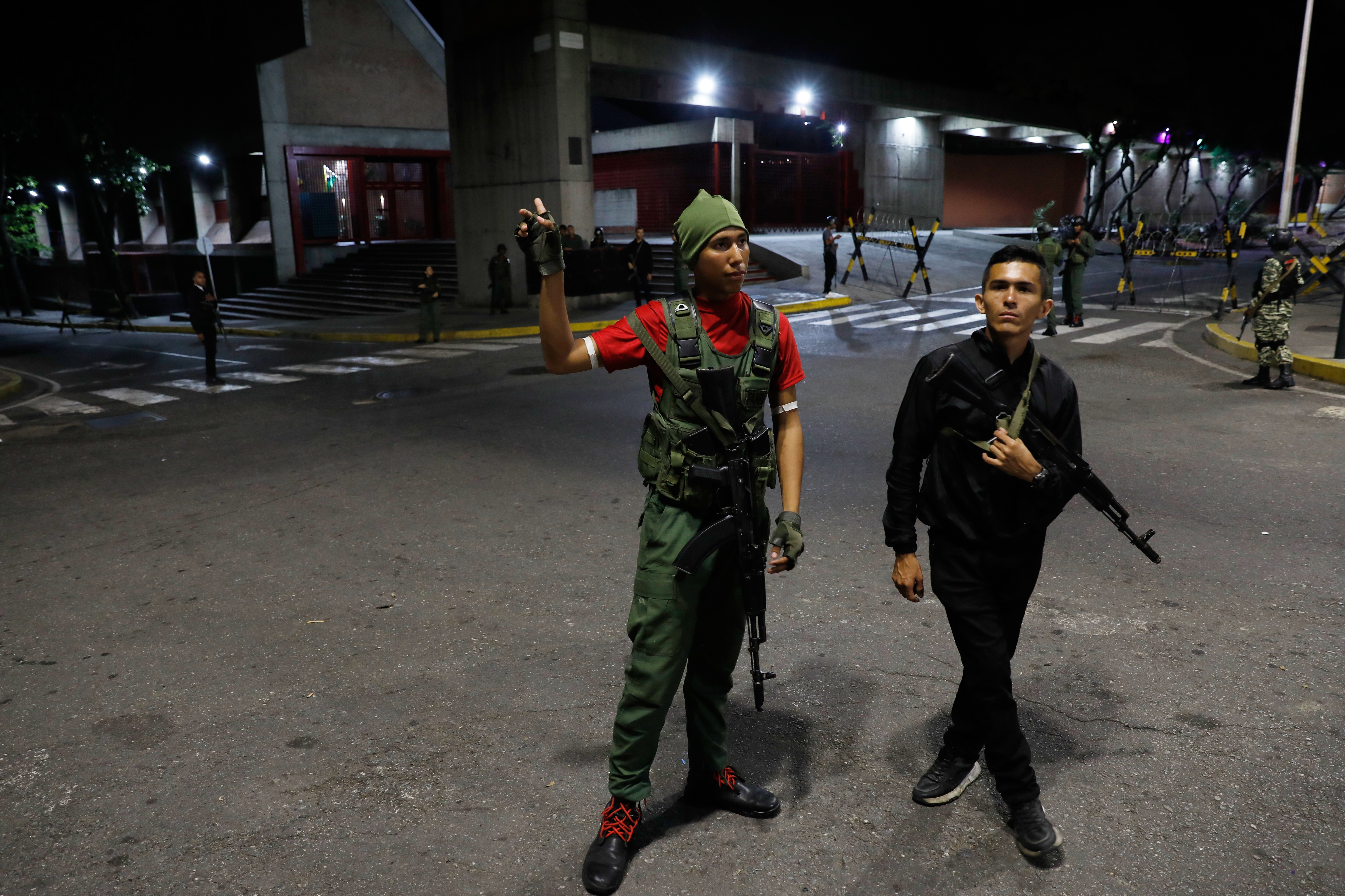 Photos show people reacting to a U.S. attack on Venezuela – NBC4 Washington