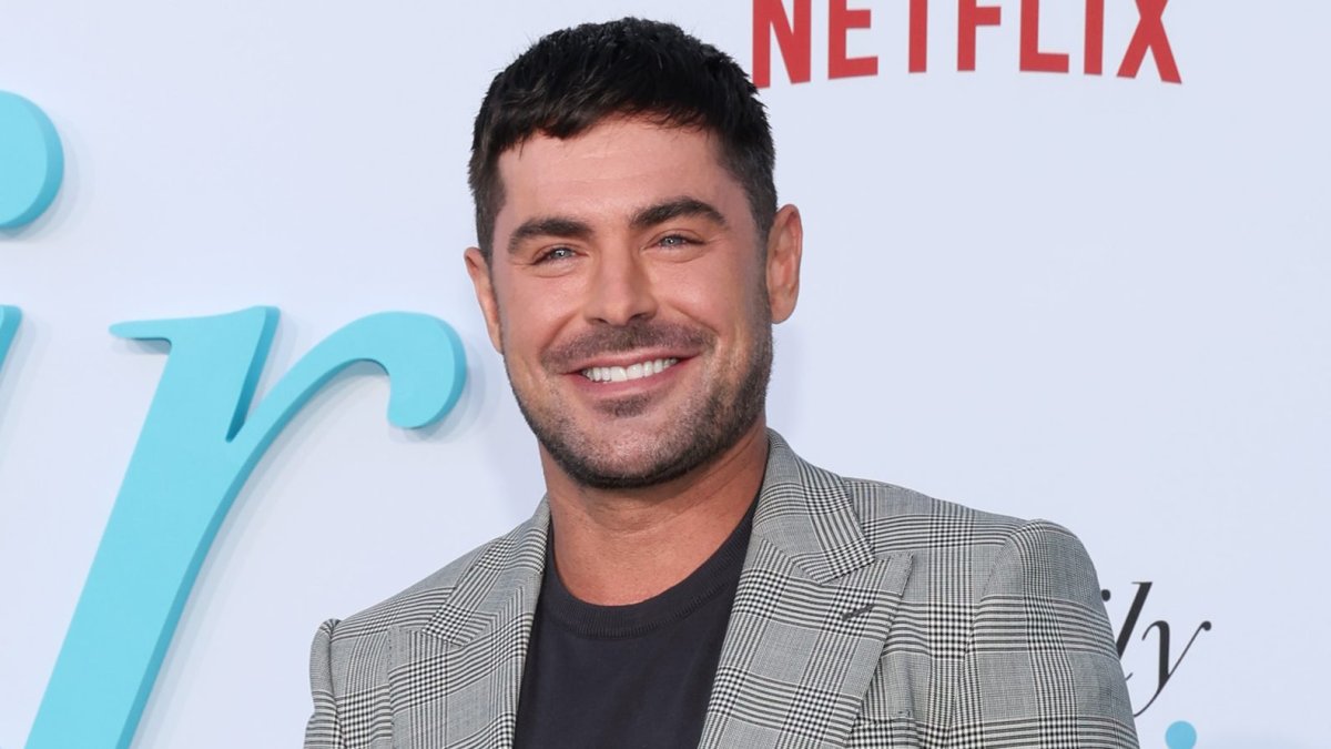 Zac Efron makes rare public appearance at Patriots-Texans game – NBC4 ...