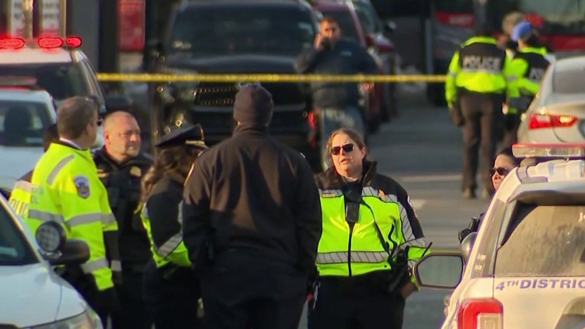 2 struck, 1 killed in Petworth trash truck hit-and-run – NBC4 Washington