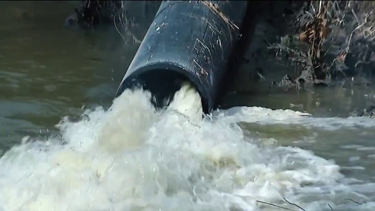 Trump grants aid to DC as crews progress on Potomac sewage spill – NBC4 ...