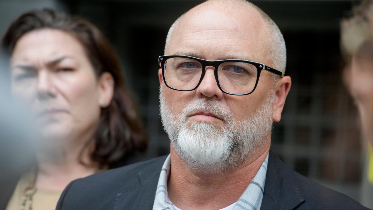 Feds move to drop charges against Army veteran who burned US flag ...