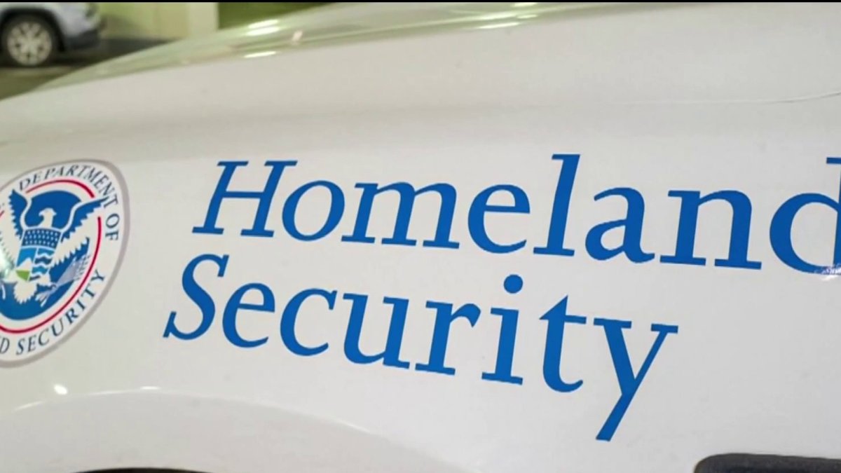 While TSA gets paid, other DHS workers still without paychecks – NBC4 ...