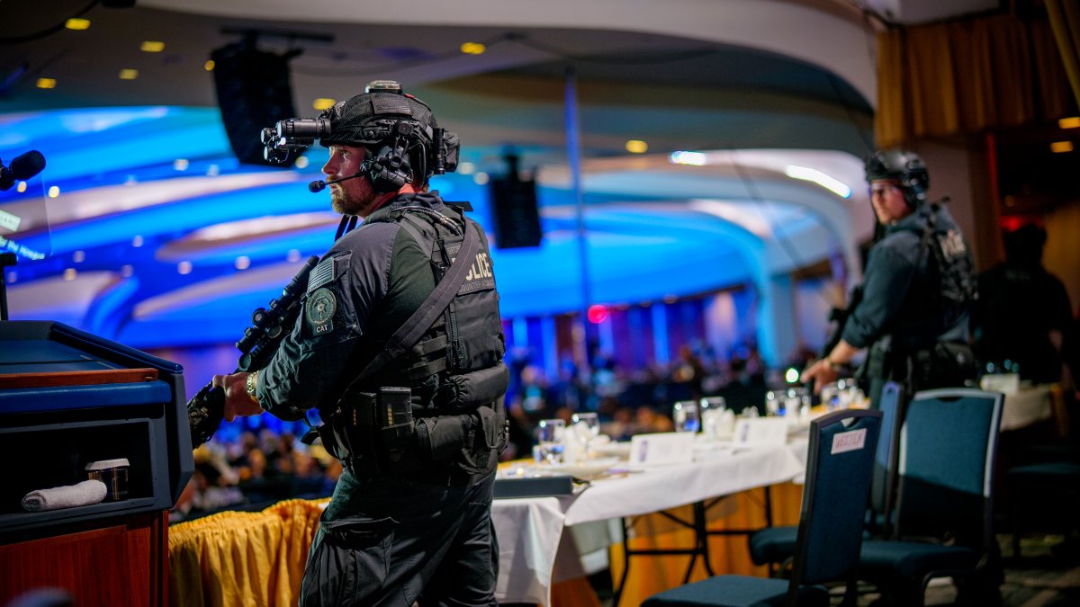 New video shows correspondents’ dinner suspect shooting officer, top ...